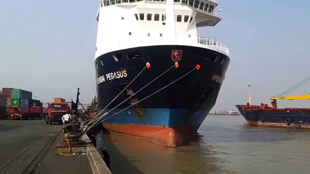 ship double banking - YouTube