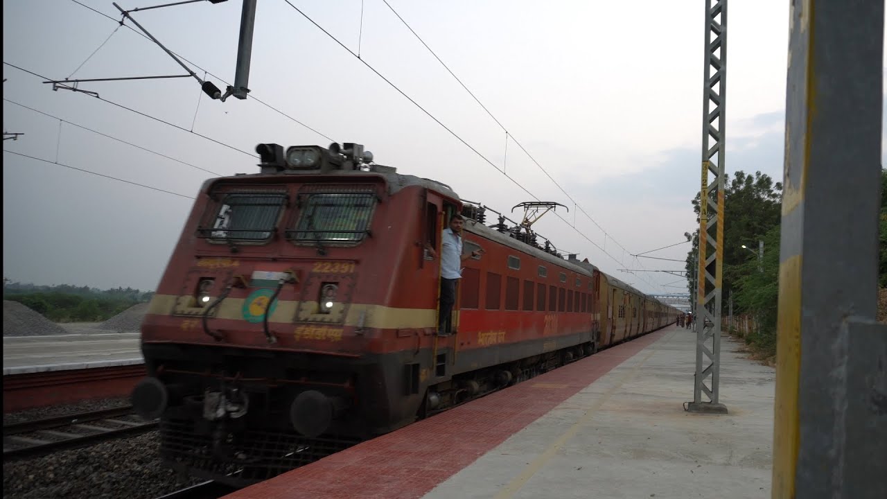 🚂ANANTHAPURI SUPERFAST EXPRESS DEPARTURE || SOUTHERN RAILWAY || 4K HD ...