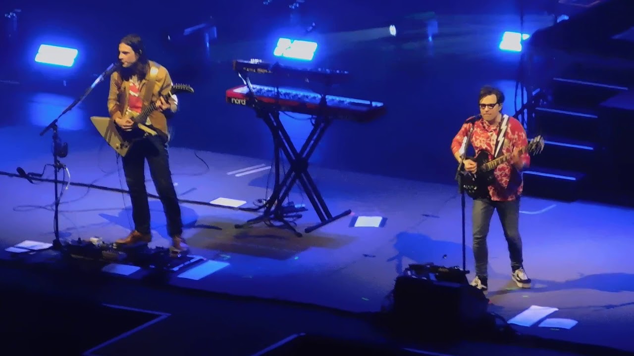 Weezer live in Portland, OR on 4/6/2019 performing "Undone - The ...
