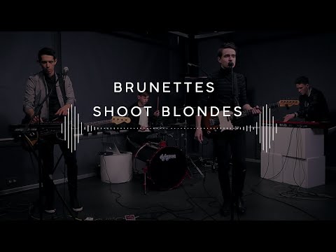 Brunettes Shoot Blondes на Stage 13