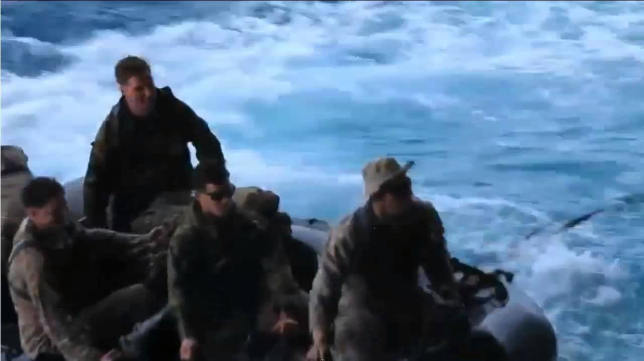 56 Special forces on rubber speed boat - YouTube