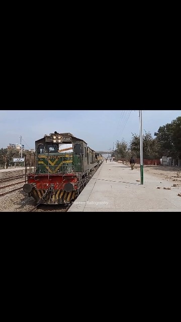 Hazara Express 12DN Arrival at Rahim Yar Khan #hassanrailography #train ...