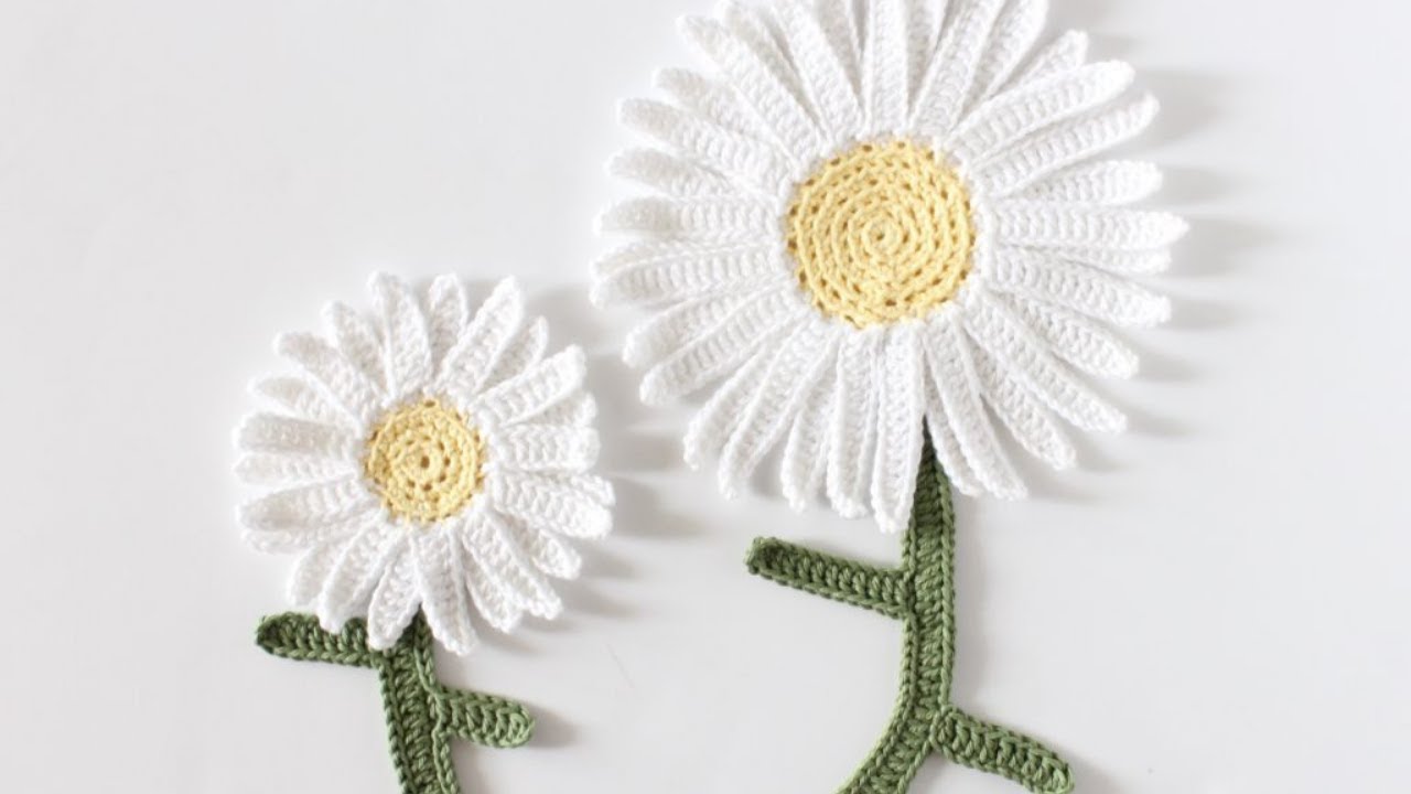How to Crochet a Circle Center for Flowers - YouTube