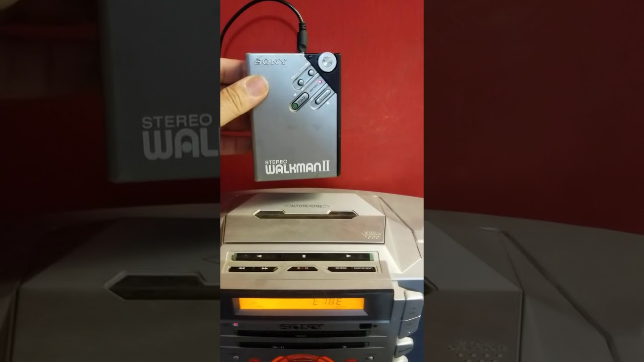 Sony Walkman WM-II from 1981 (Walkman II) recently repaired... Short ...