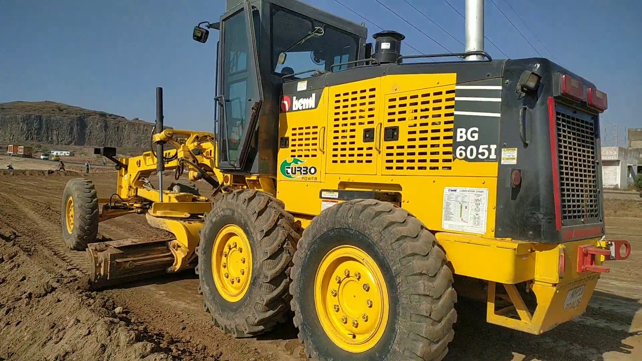 Grader levelling ,motor grader grading road - YouTube