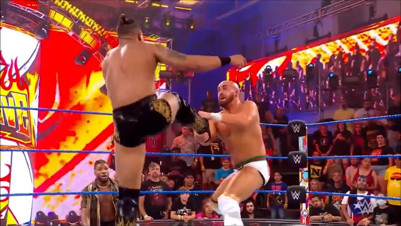 Ready to take a punch in the face? It won't be nice - SmackDown WWE RAW ...