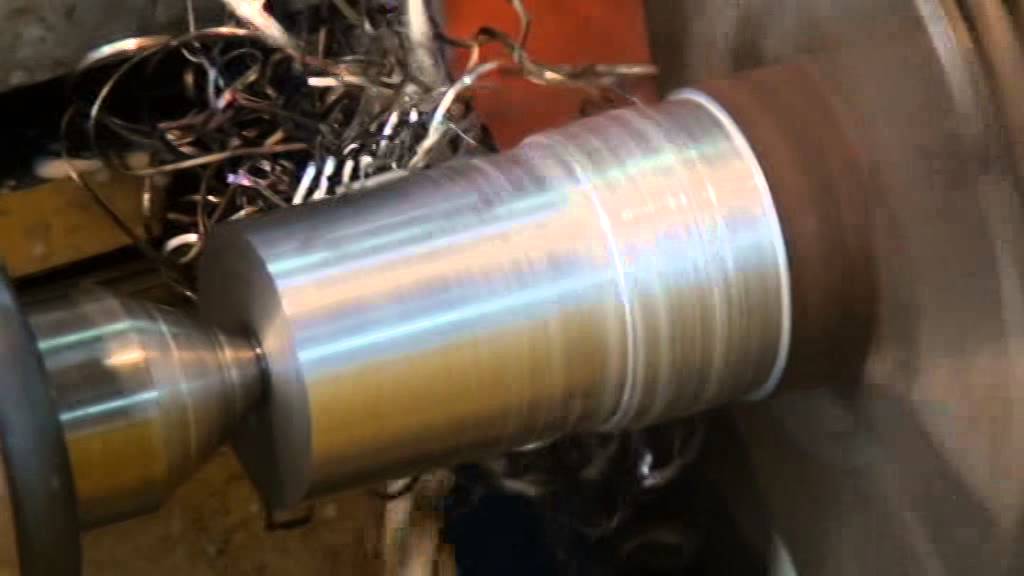 Membubut rata finishing menggunakan pergerakan otomatis mesin - YouTube