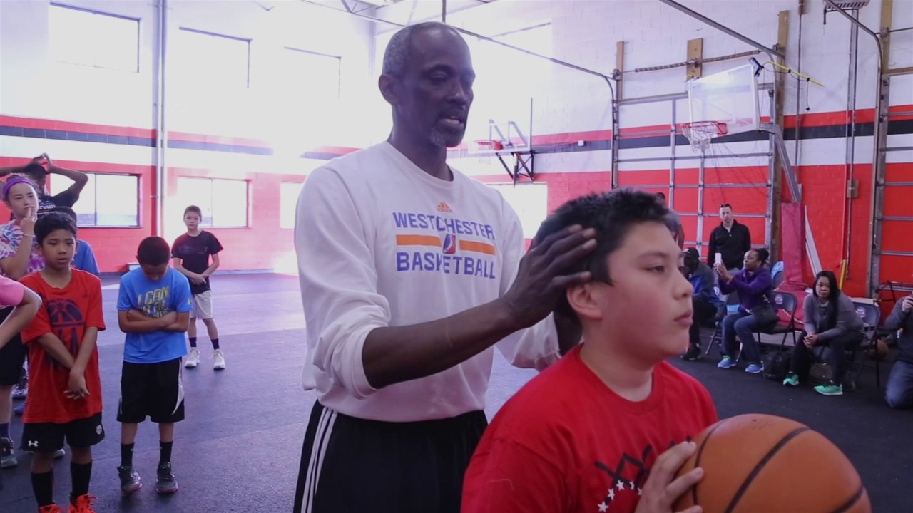 NBA LEGEND CRAIG HODGES TEACHES THE SECRET TO SHOOTING! - YouTube
