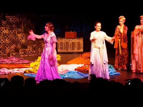 GAYRİ RESMİ HÜRREM -  Cariyeler izleyicileri karşılıyor ve fuayede dans ediyorlar