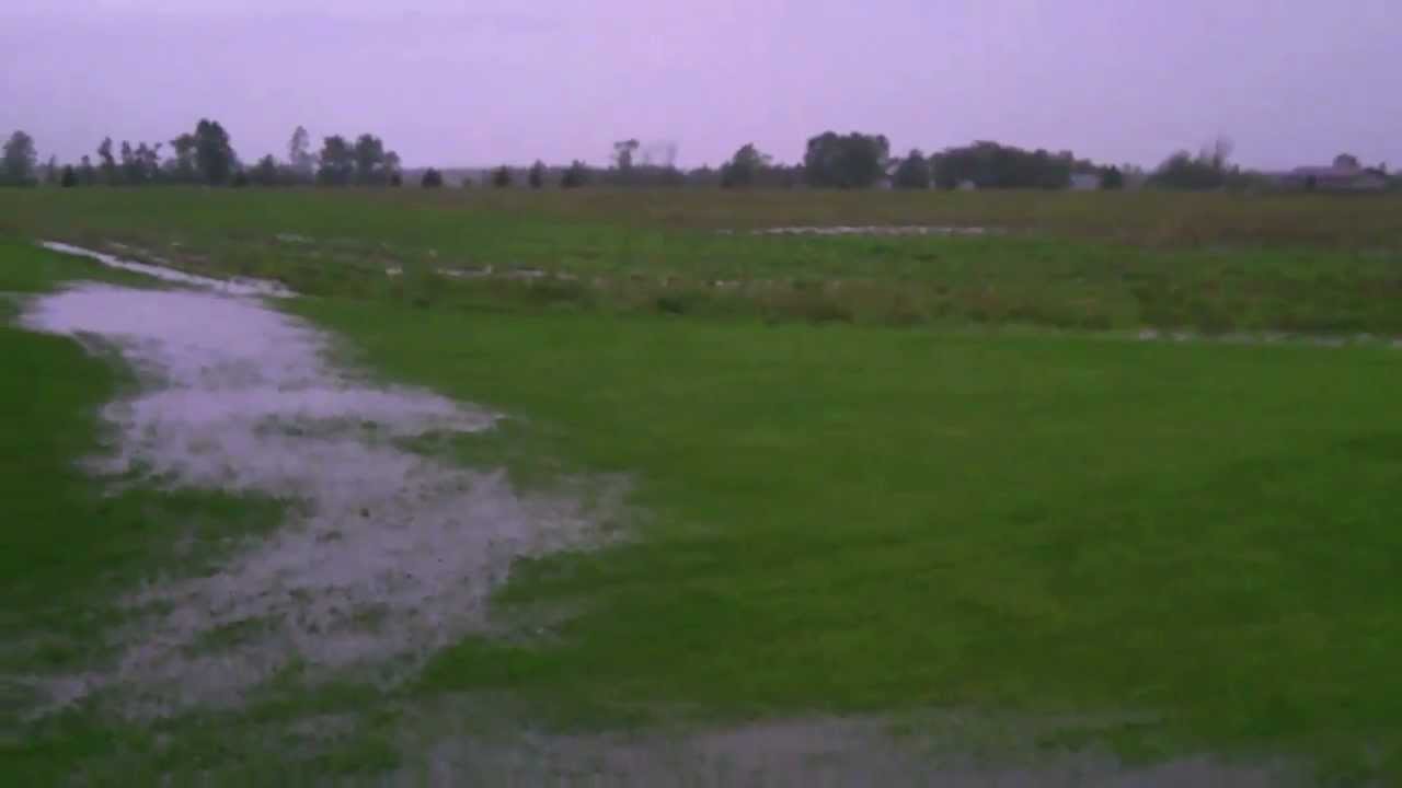 Farming practices put to the test: Clear runoff vs. Muddy runoff - YouTube