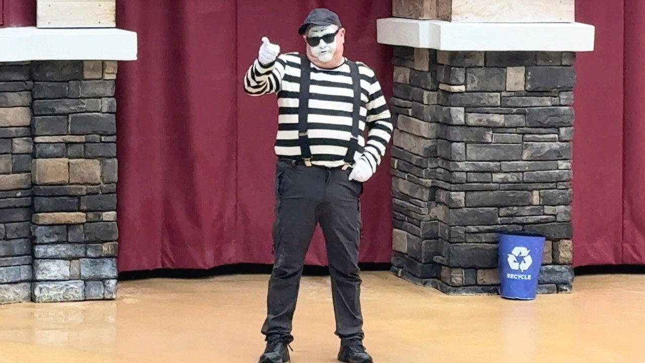 HILARIOUS Mime Tom Performance You Can’t Miss! - YouTube