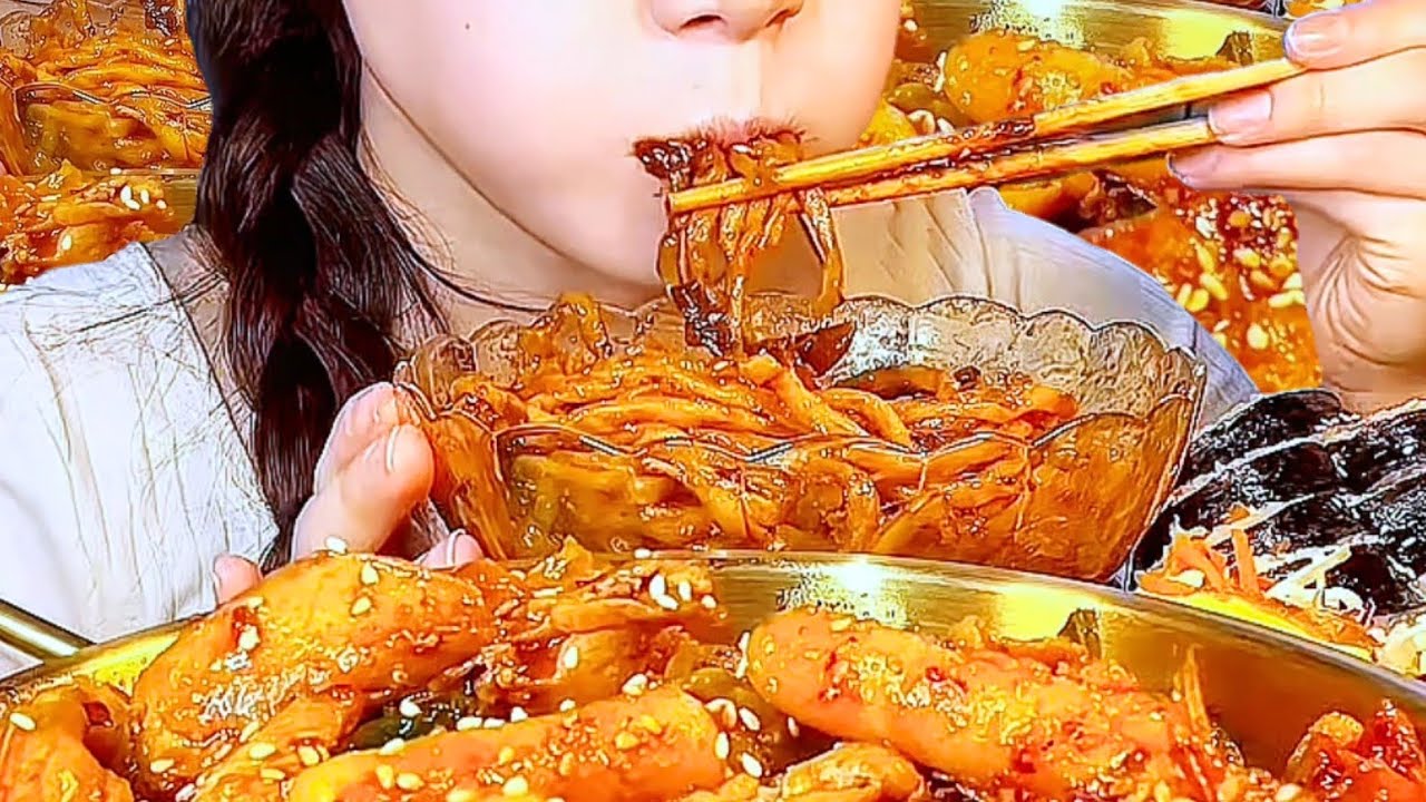 MUKBANG🔥🔥🔥 | A BOWL OF SPICY NOODLES WITH TEOKBOKKI #mukbang #food ...