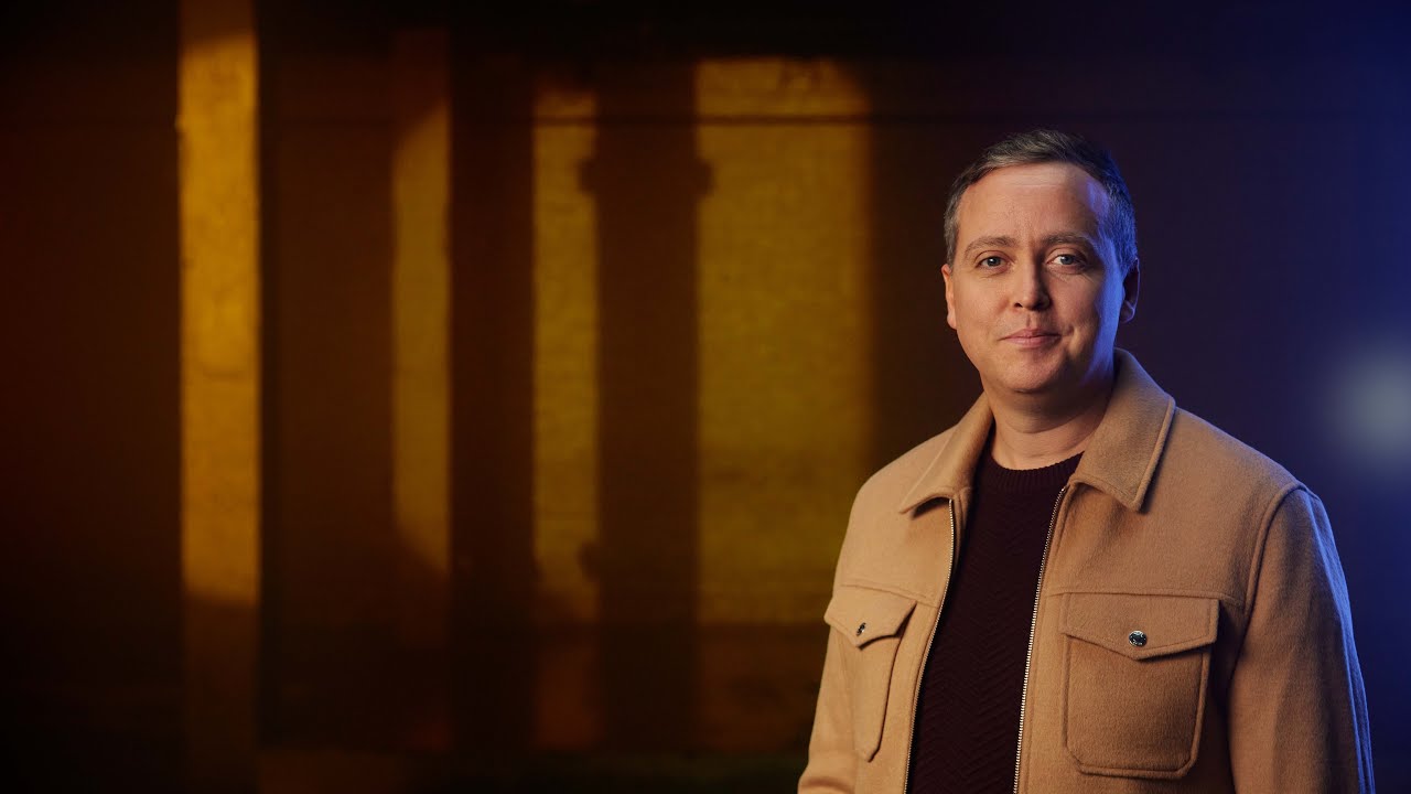 Meet Robin. That's why, EY. - YouTube