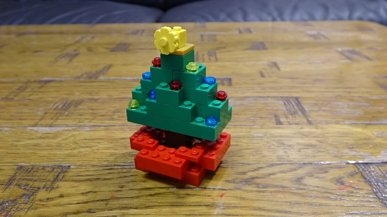 Building a Mini Lego Christmas Tree - YouTube
