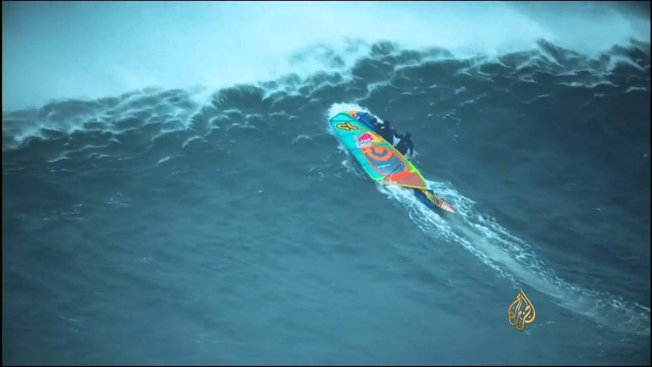 Waves up to 13 meters long beach in Portugal...Australian "Jason ...