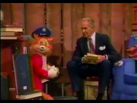 Weekend Special intro - Vincent Price & O.G Readmore 1985 - YouTube