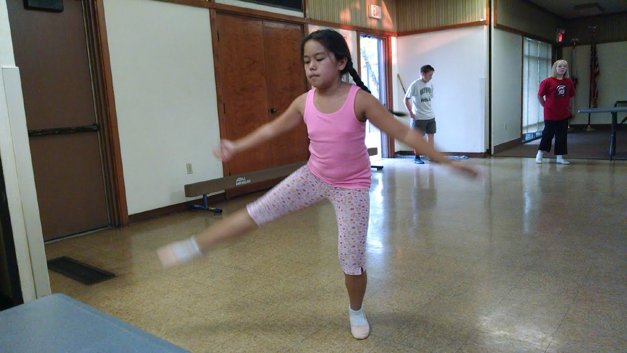 Mini dance moves - YouTube