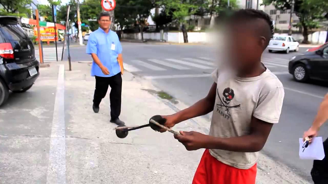 Crianças de rua - YouTube