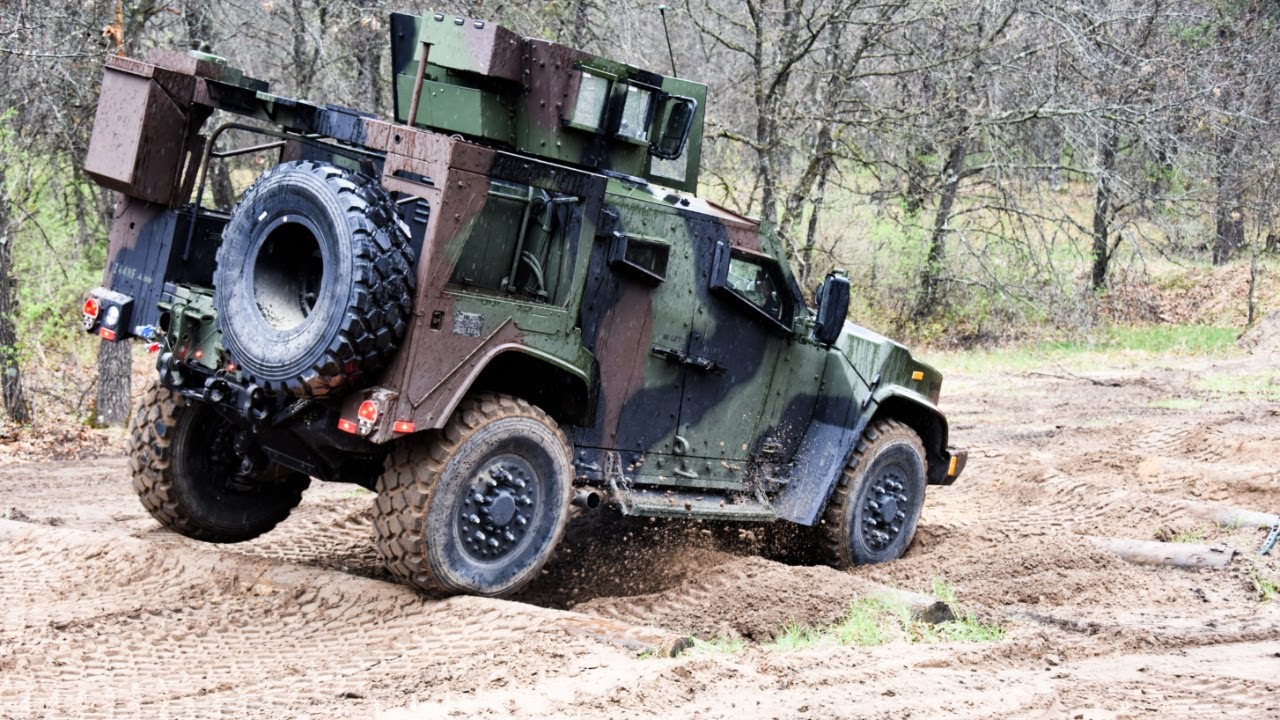 Instructors Train Soldiers on Latest Joint Light Tactical Vehicle JLTV ...