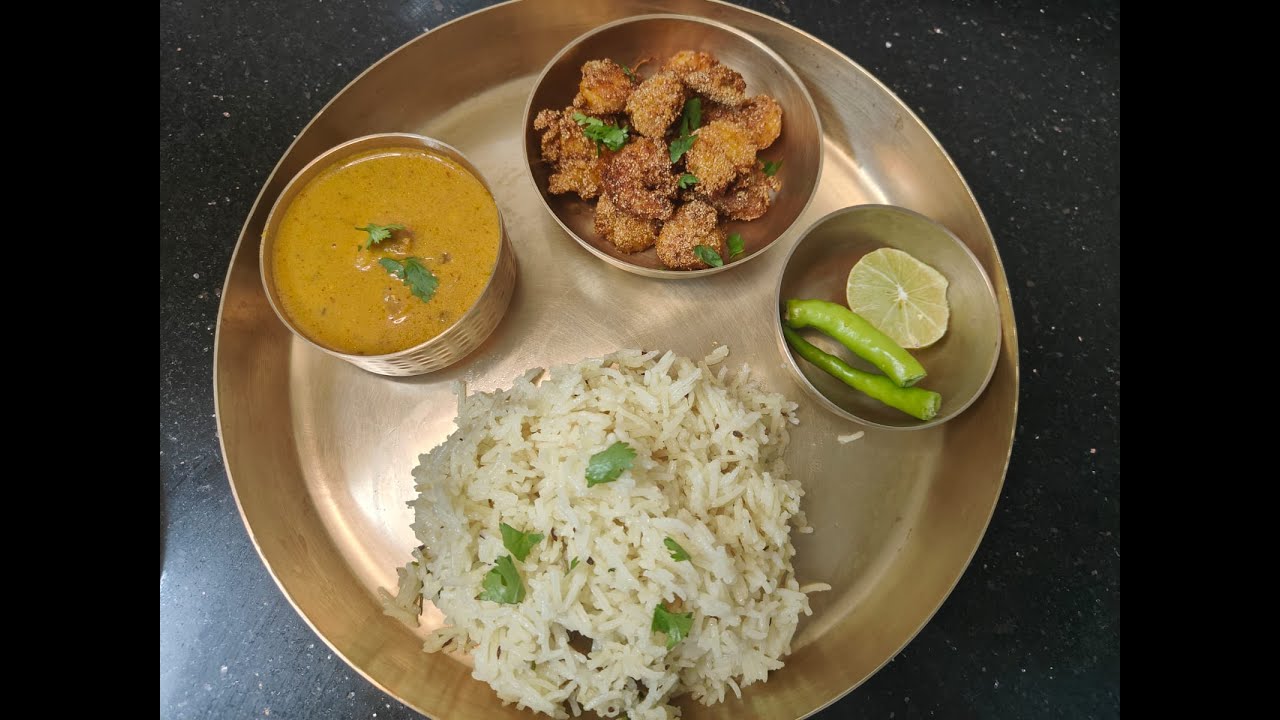Colambi chi Aamti | Fry Prawns with Jeera Rice | कोळंबीची आमटी आणि ...