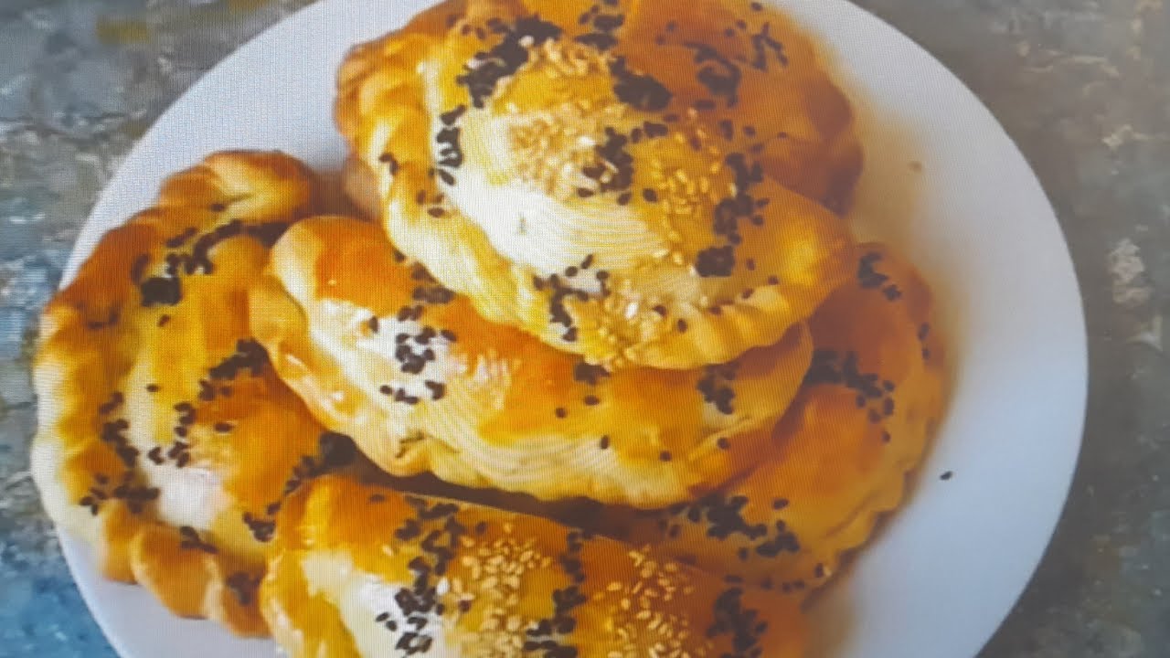 RECETTE CHAUSSON FROMAGE VIANDE HACHEE 😋 - YouTube