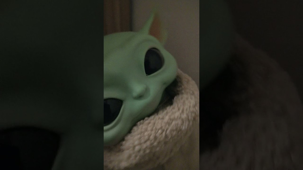 Baby Yoda Smells Chickie Nuggies - YouTube