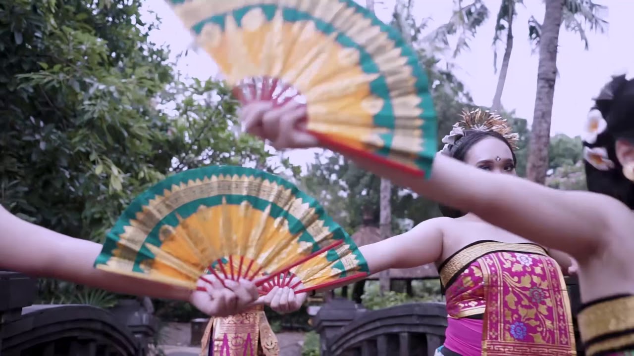 Tari Janger Bali by Stela Project x Richel Prabarini - YouTube