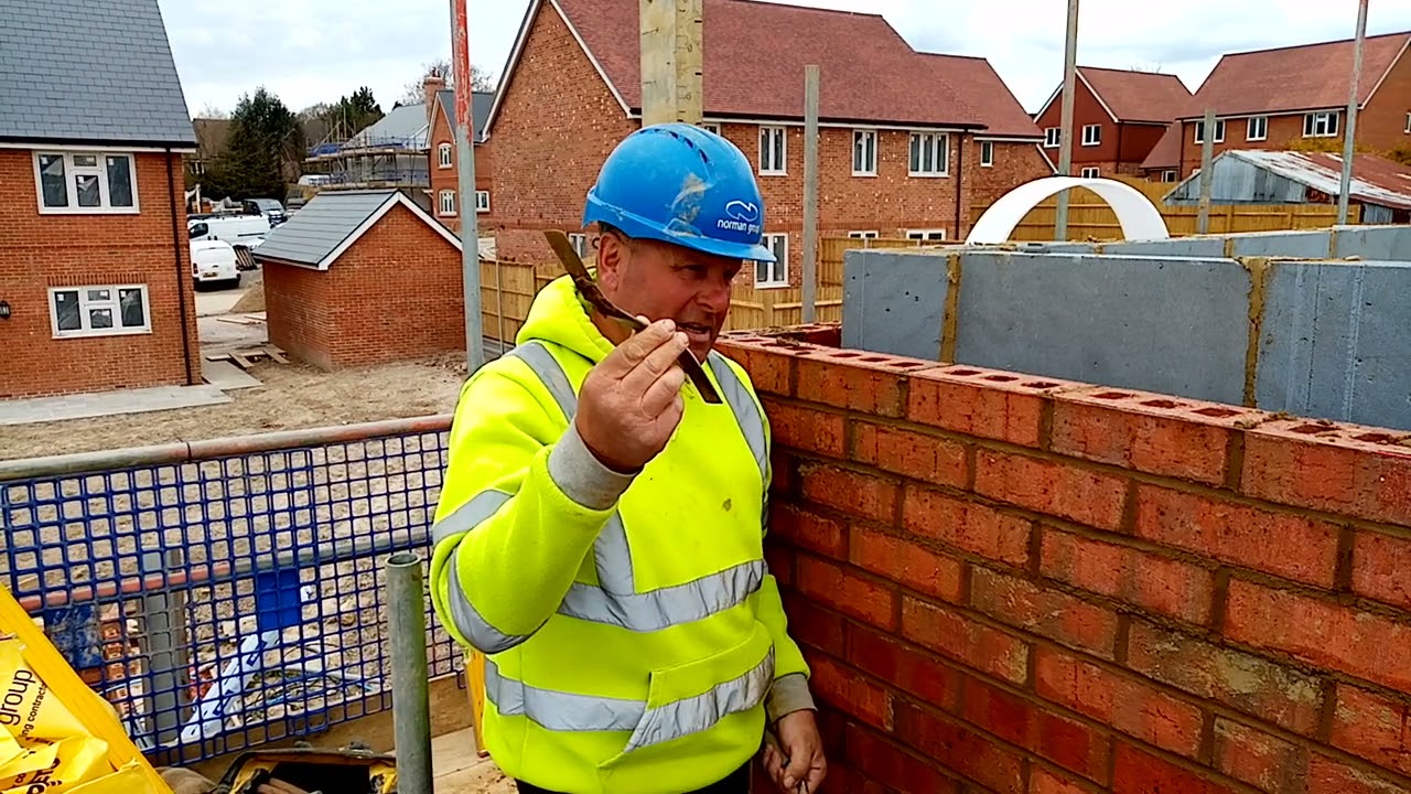 Bricklaying tips - YouTube