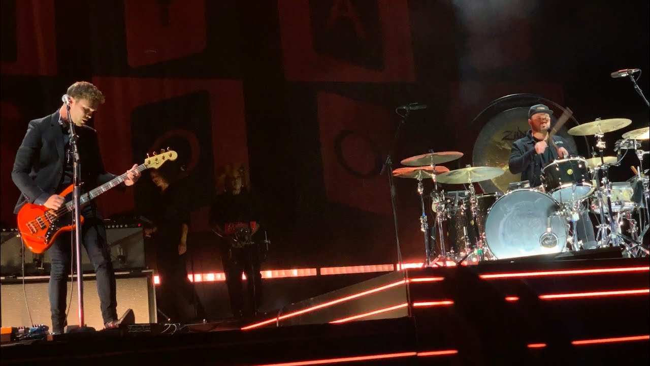 Royal Blood - Boilermaker live @ Kyiv 2019 - YouTube
