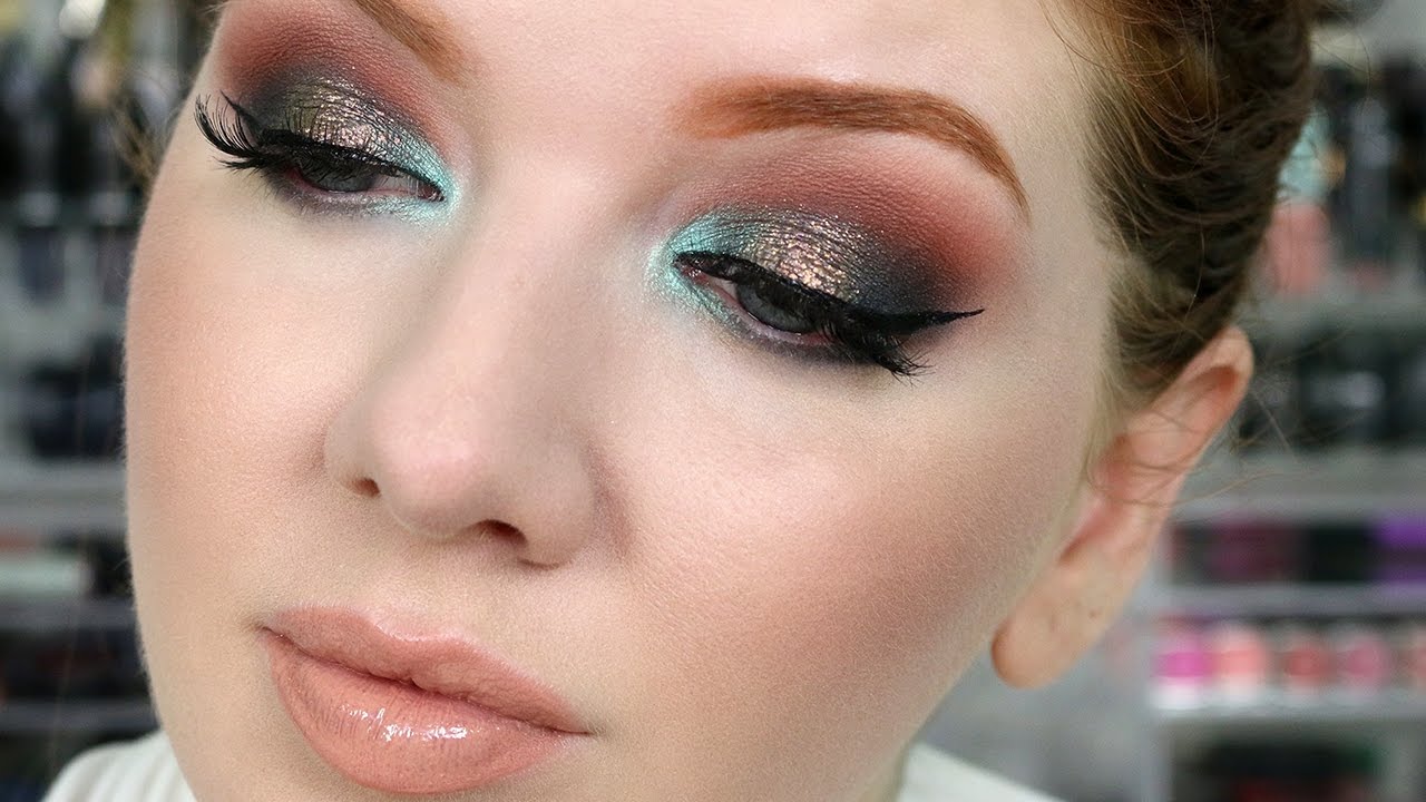 Glitter Eyeshadow Tutorial | Holiday Makeup - YouTube