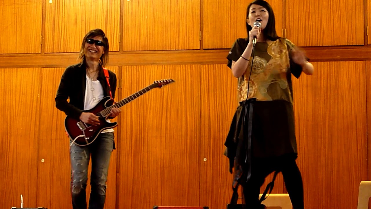 Akari Mochizuki (望月あかり) with Hide Takemoto - HITORI DE NADESHIKO (ひとりDE ...