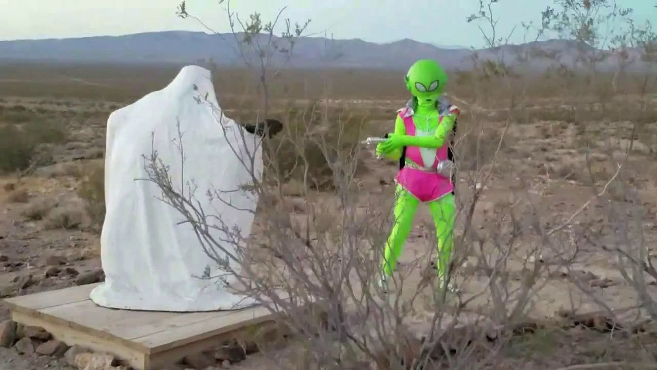 Area 51 Aliens scare Ghost town's Ghosts - YouTube