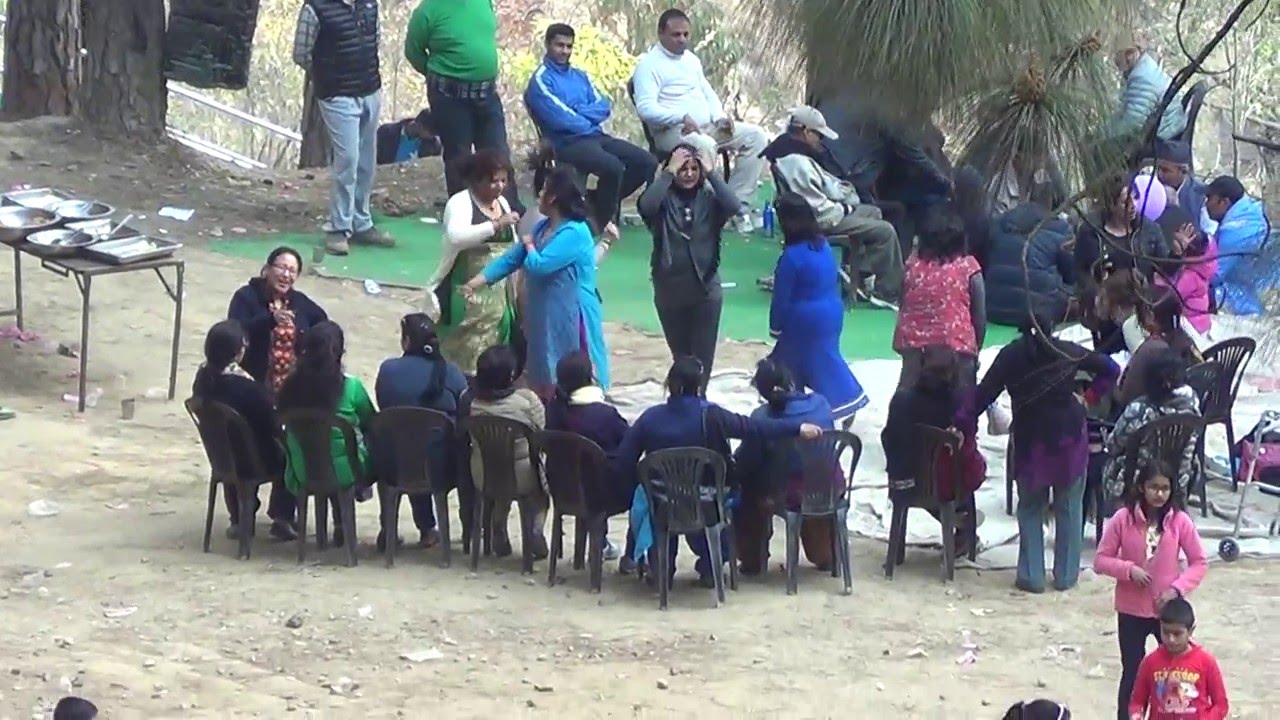 dance in guna colony picnic - YouTube
