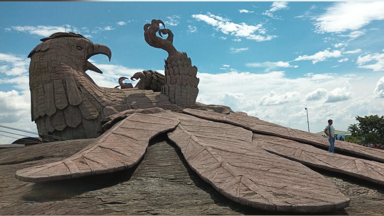 🦅World's largest Bird Sculpture - "Jatayu Earth's Center ...