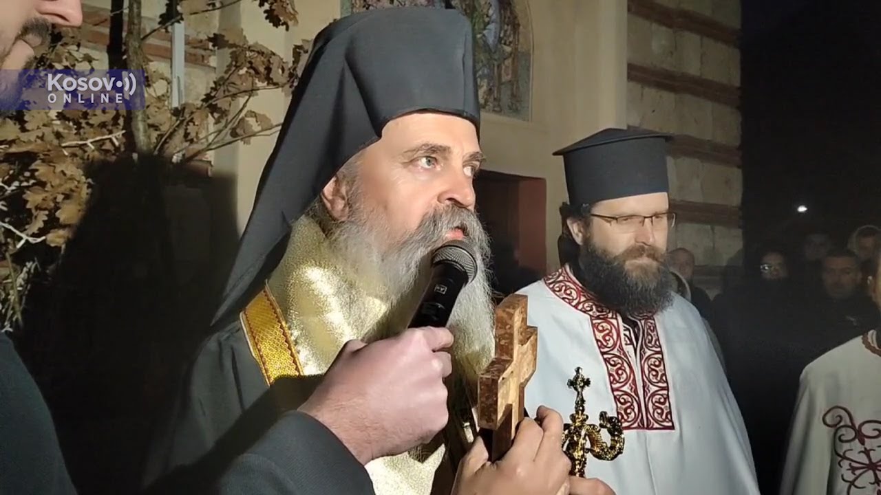 Vladika Teodosije - Obraćanje u Zubinom Potoku na Badnji dan - YouTube