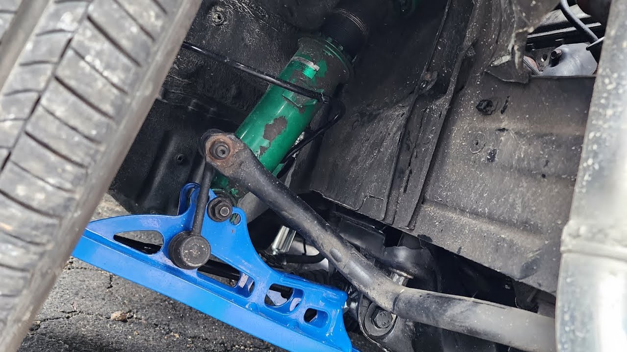 Wisefab Angle kit on Lexus Is300! - YouTube