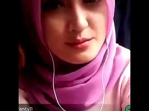 Jilbab cantik nyanyi