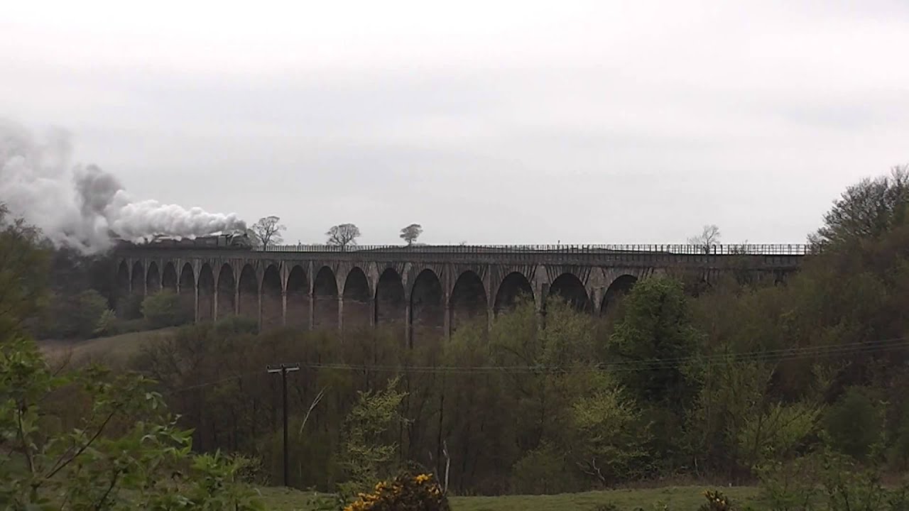 60009 'Union of South Africa' crossing the Avon Viaduct, Linlithgow: 27 ...