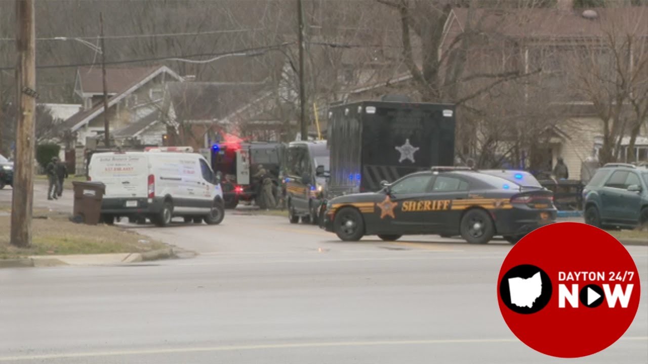SWAT team leads a 'high-risk' search of house; 7 arrested - YouTube