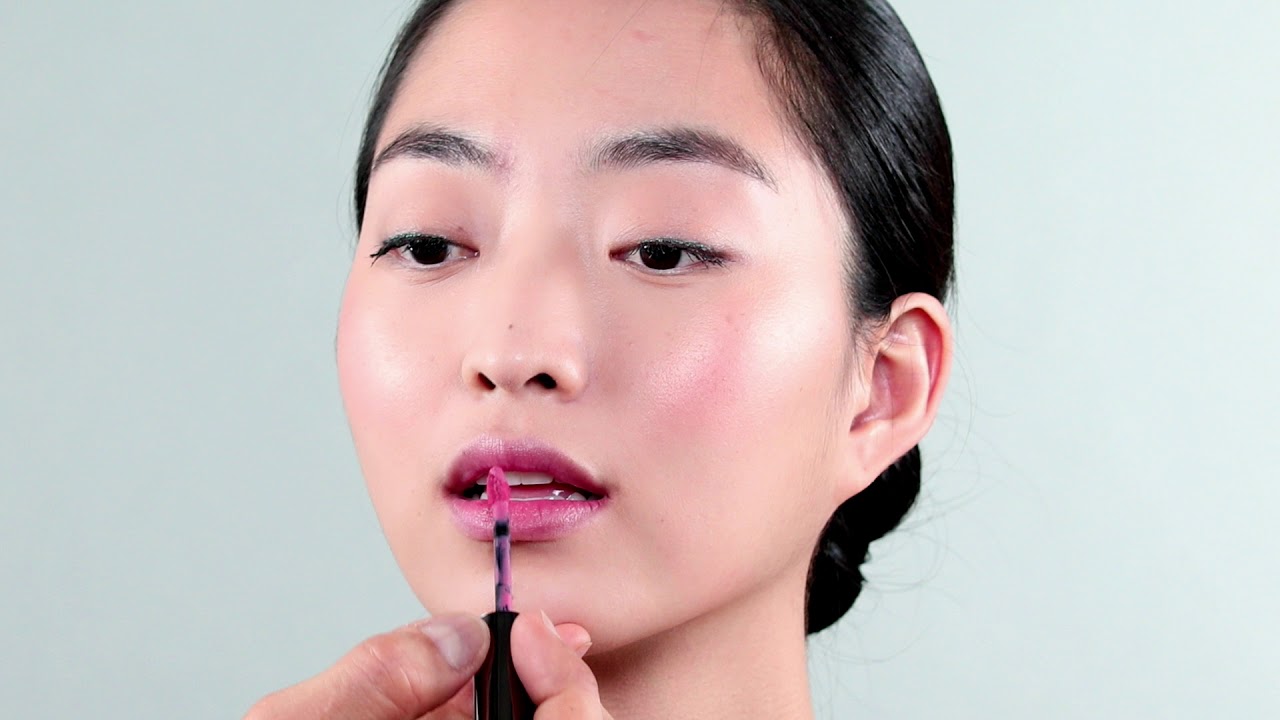 How To Apply a Lip Color That Lasts - YouTube
