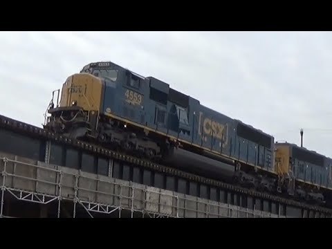 CSX 4553 leads CSX Q316 SB Over C&O Viaduct at Cincinnati, OH, 10/25/2019 - YouTube