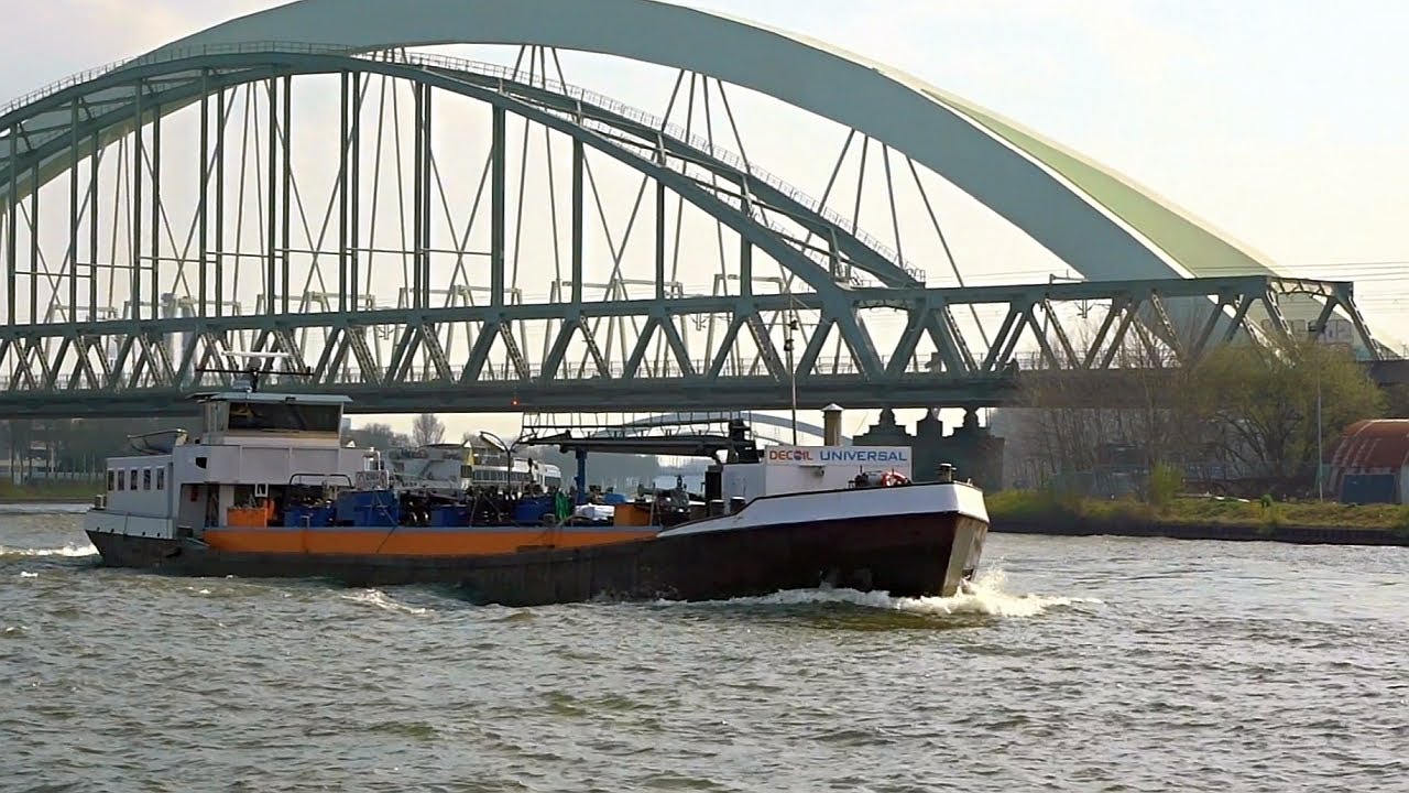 ⚓️'DECOIL UNIVERSAL' tankschip uit Rotterdam, 02104014, gespot 02 04 ...