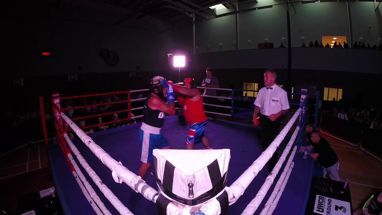 Ultra White Collar Boxing | Basildon | Darren Stubbs VS Paul Giles ...