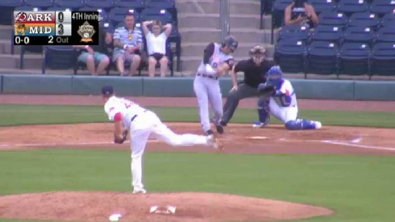 Travelers' Pizzano hammers two-run dinger - YouTube