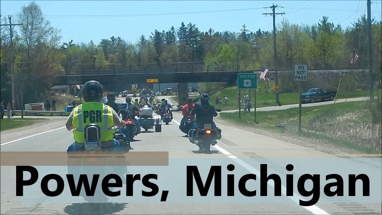 Police Escorting 100's of Motorcycles - YouTube