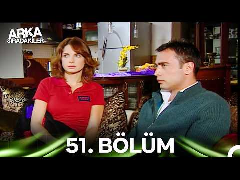 Arka Sıradakiler 51. Bölüm | Buket ve Oktay'ın Film Gecesi
