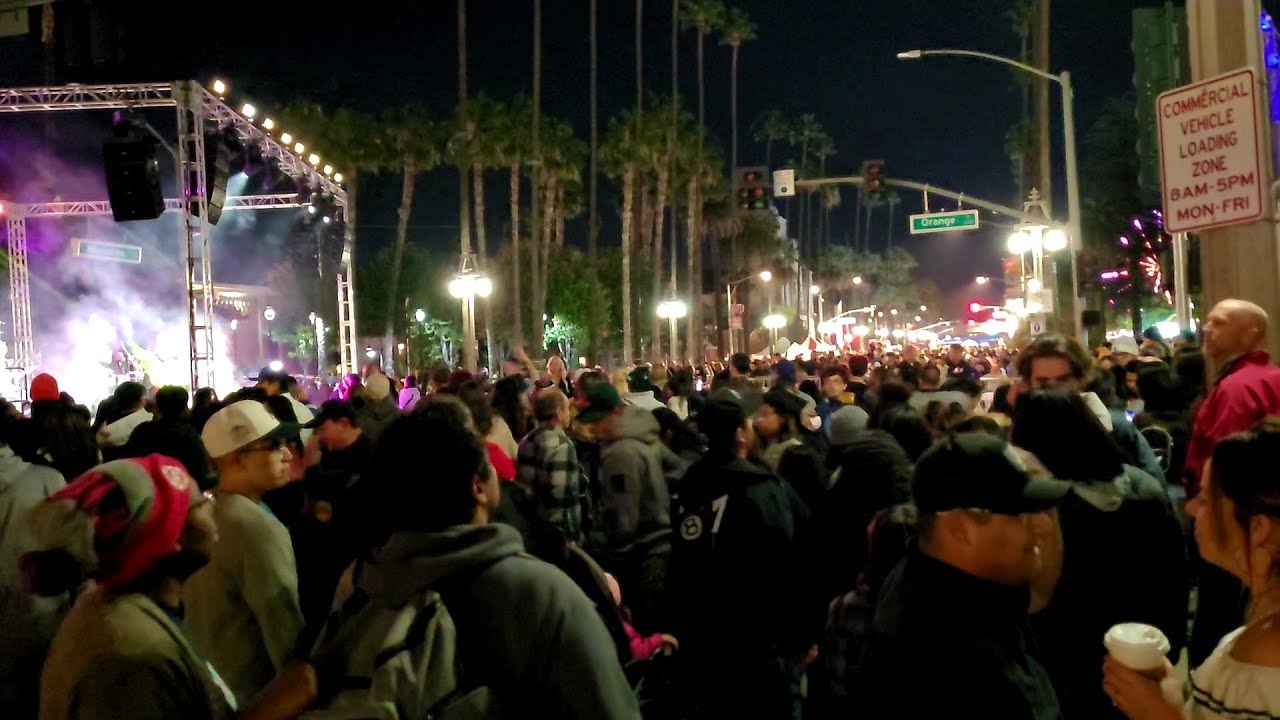 Christmas holiday concert series at the Mission Inn Festival of Lights ...