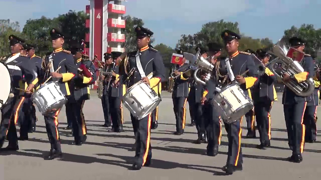 Persembahan Pancaragam Majlis Tamat Latihan 2017 - YouTube