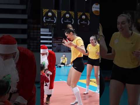 Zehra Güneş 💞 Santa’s Favorite Beauty on Christmas 🎅💞#shorts #volleyball #sports