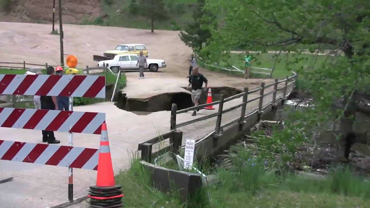 BRIDGE COLLAPSE IN BOULDER - YouTube